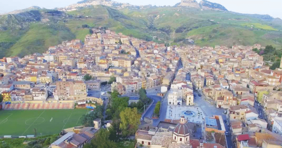Campofranco: O vilarejo siciliano que ganhou coração verde-amarelo ...